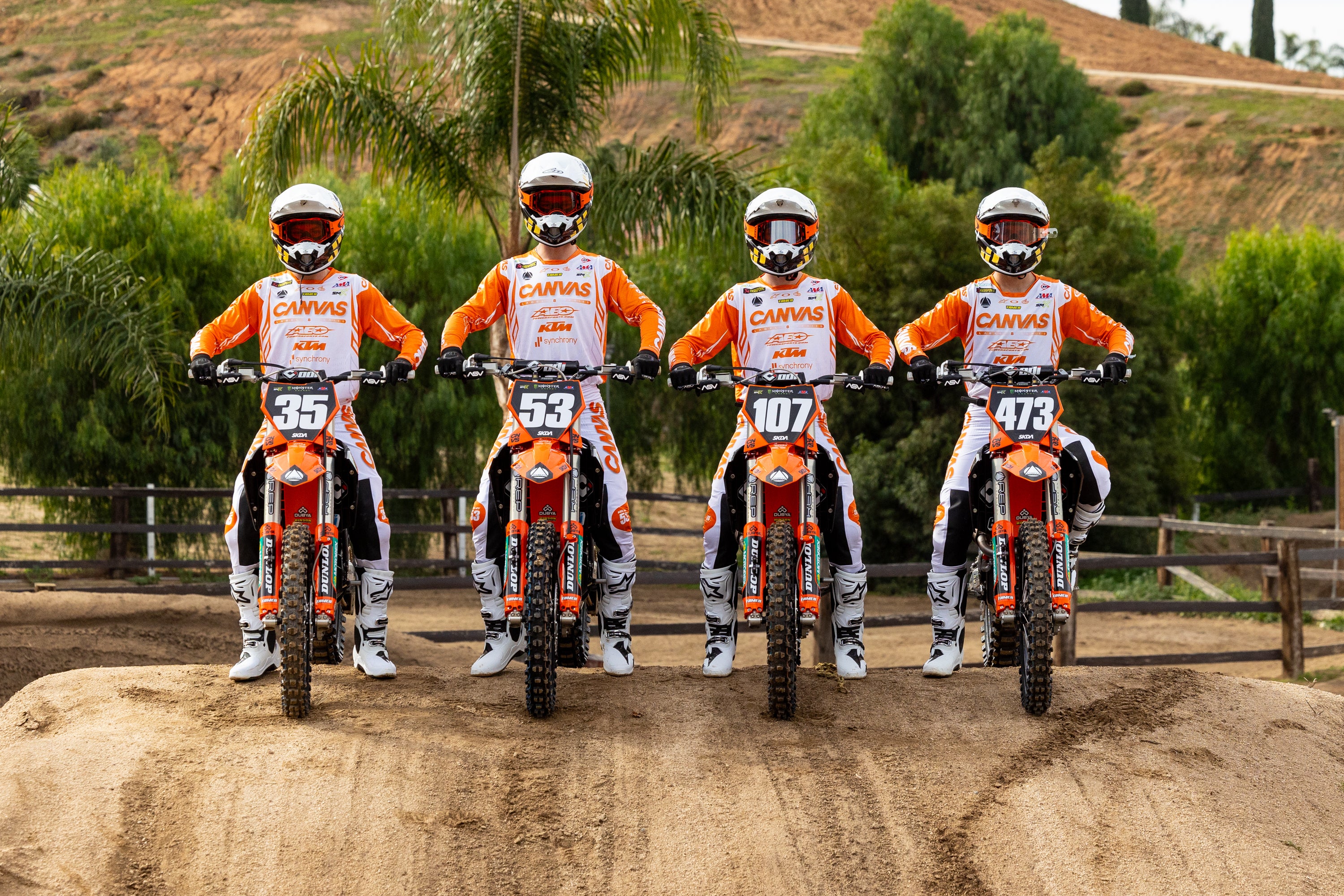 Supercross is Back! – 6D Helmets